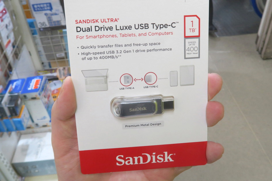 フルメタル筐体のSanDisk製Type-A／Cデュアル対応USBメモリー「Dual Drive Luxe」に高速版 - 拡大写真｜Infoseekニュース