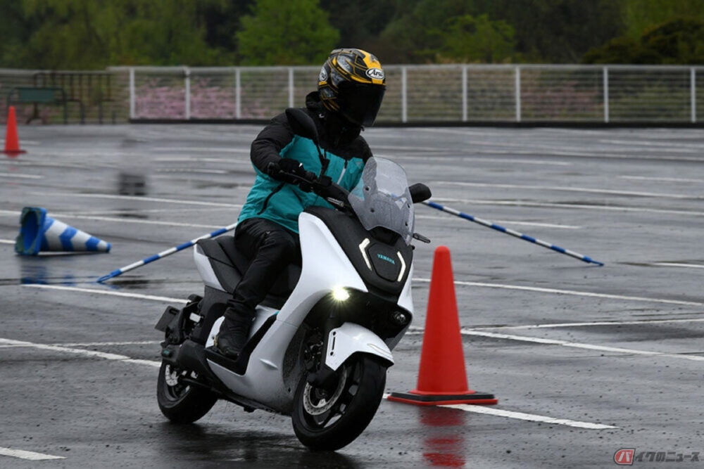 ヤマハの原二電動バイク「E01」第2期実証実験を実施 リース料は月額2万円から - 拡大写真｜Infoseekニュース