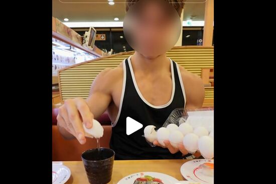 飲食店「生卵持参」外国人の迷惑動画連投に《家でやれよ》の不快、運営は「動画を確認」済み - トピックス｜Infoseekニュース