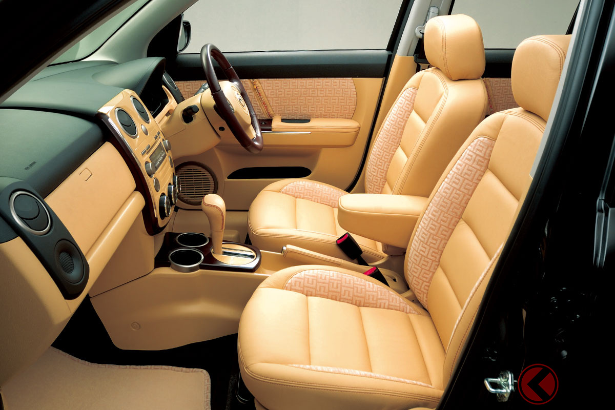 全長4m切り！ 「小さな高級車」がスゴかった！ 小型車のレベル超え「豪華内装」採用の「ベリーサ」は登場が早すぎたのか？ - 拡大写真｜Infoseekニュース