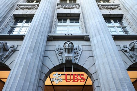 UBS、CS買収で最大30％人員削減へ＝地元紙 - 拡大写真｜Infoseekニュース